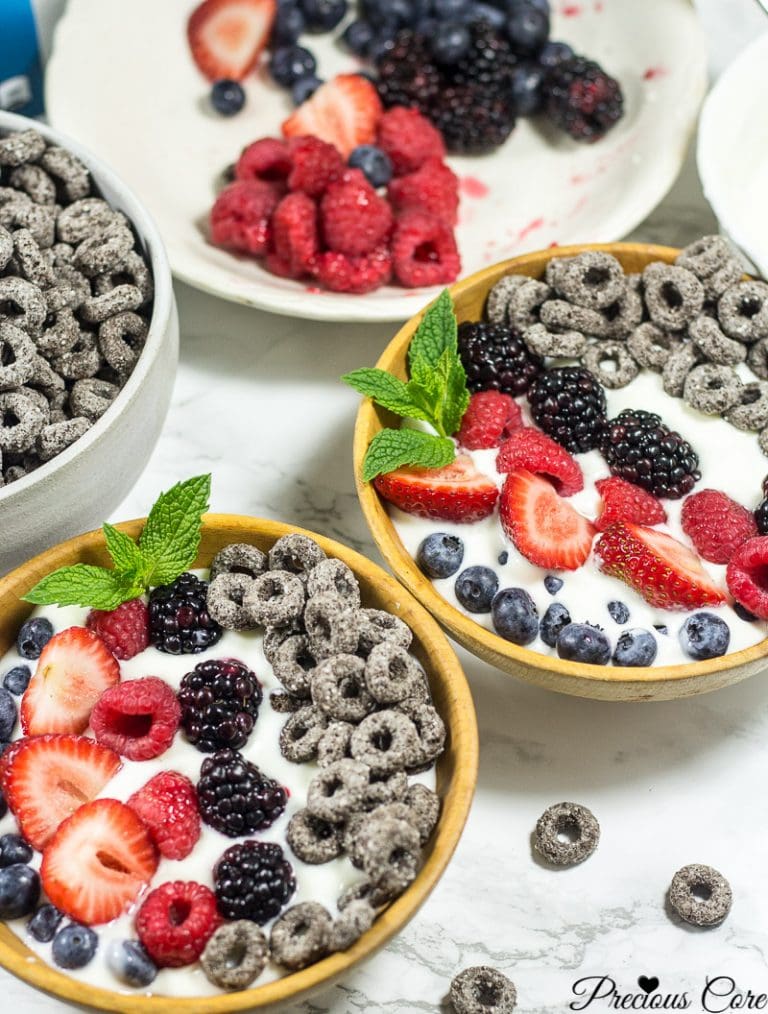 MIXED BERRY PARFAIT: QUICK AND EASY BREAKFAST RECIPE | Precious Core