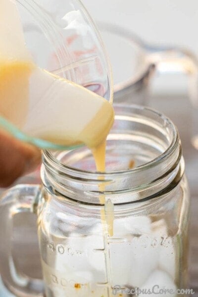 Iced Coffee Recipe: Only 2 ingredients and 5 minutes!